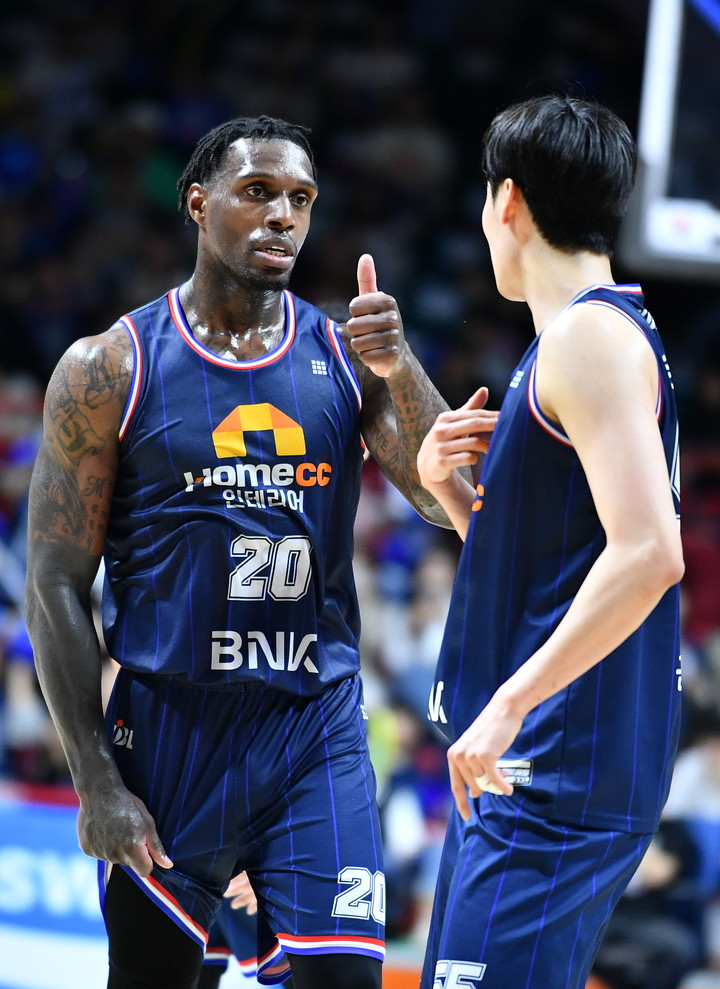 '막을 자가 없다' KCC, 4강 PO 4차전서 '정규리그 1위' DB 완파...역대 최초 5위 챔프전 진출