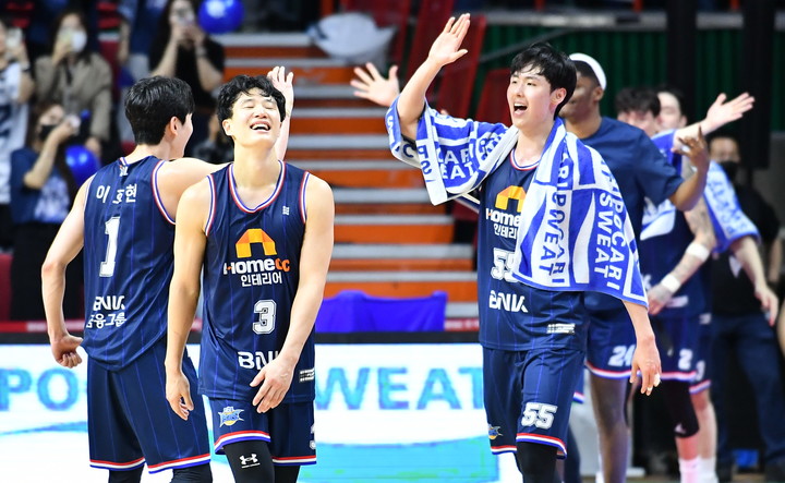 '막을 자가 없다' KCC, 4강 PO 4차전서 '정규리그 1위' DB 완파...역대 최초 5위 챔프전 진출