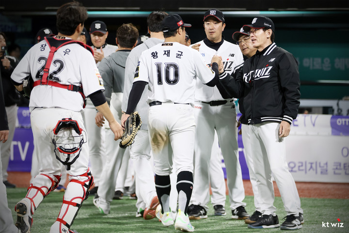 3:3→5:5→6:6→9:6, 장성우 결승타+'특급 신인' 육청명 호투 힘입어 KT 승리 '한화 3연패 늪' [수원에서mhn]