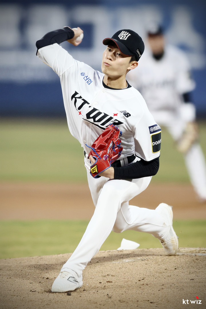 'LG 타선 매섭네' 원상현 4.1이닝 5실점 난타 [수원에서mhn]