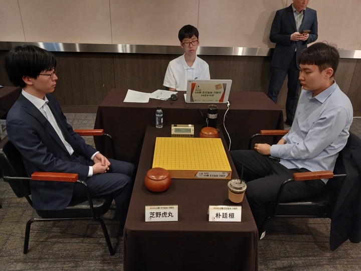 LG배 한국 우승전선에 이상은 없다…신진서 탈락했지만 수적 우세 확보