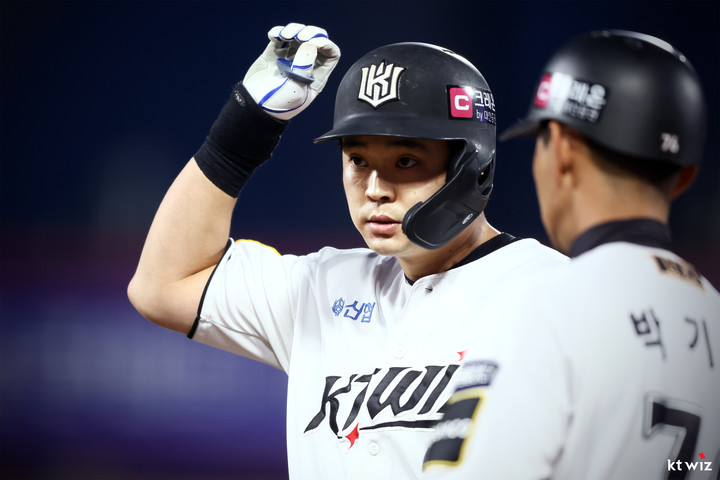 '문상철 끝내기 홈런' KT, 키움 꺾고 2연승 질주 [수원에서mhn]