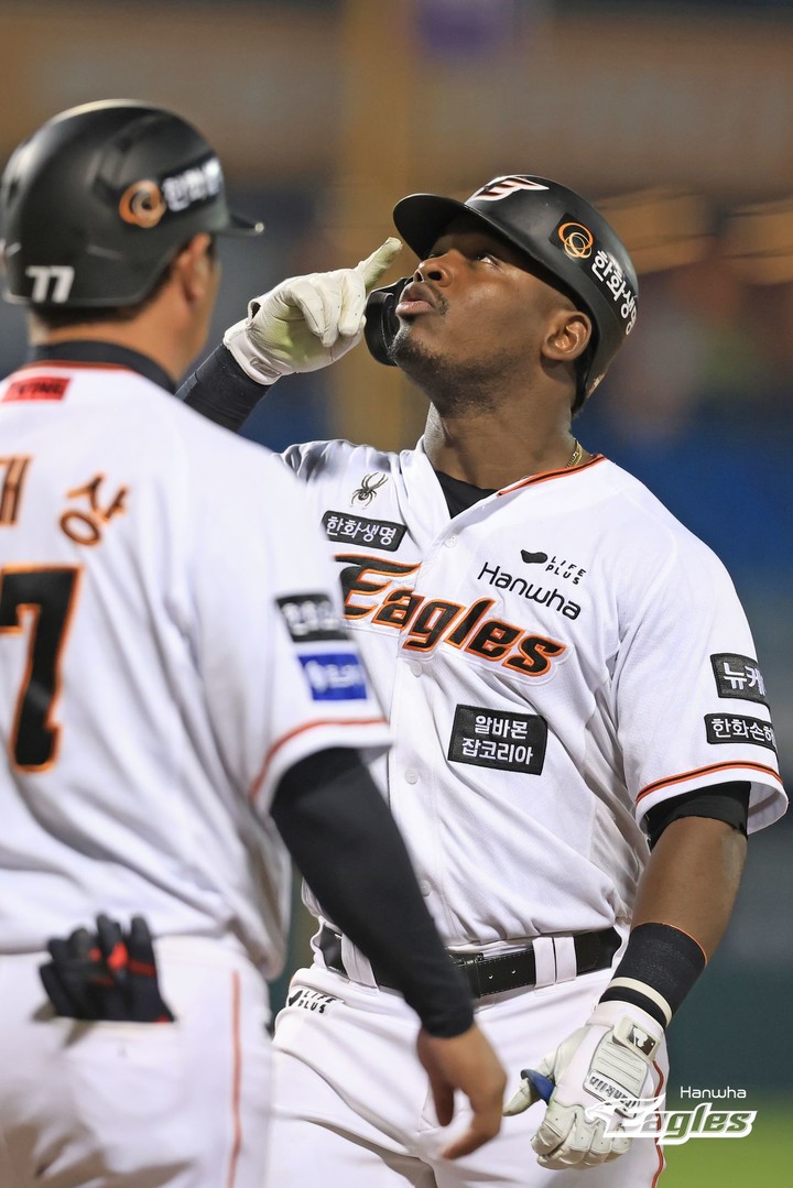 페라자, 추격의 솔로포 작렬…강백호와 홈런 공동 선두 등극 [대전에서mhn]