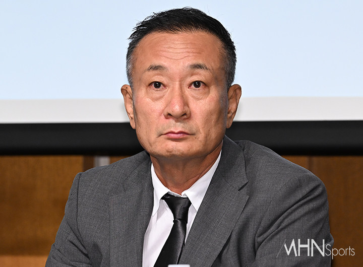 [mhn포토] 기자회견 참석한 김동준 INB100 대표