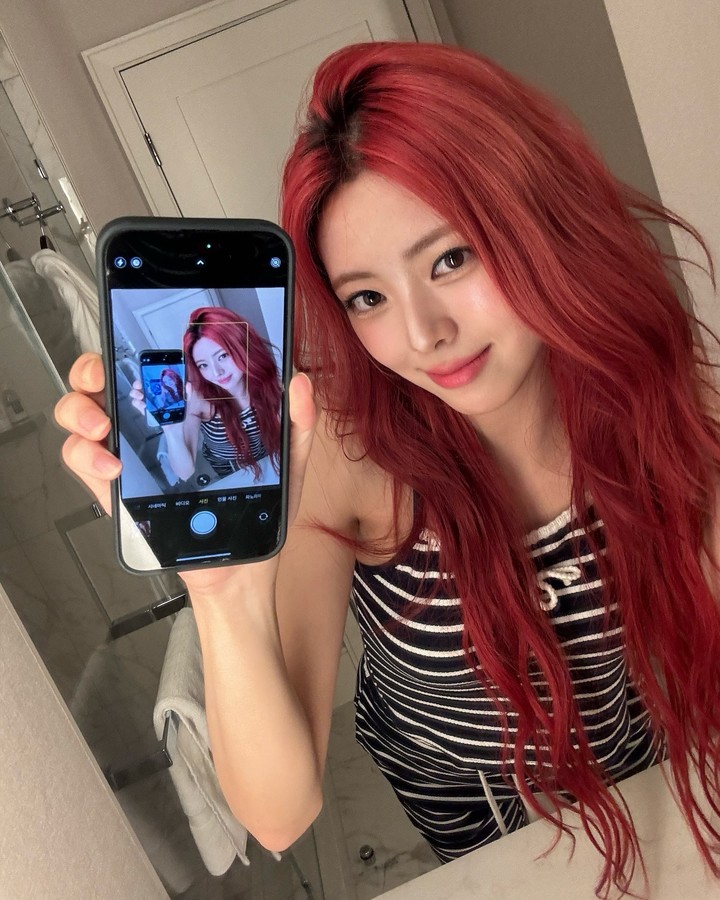 있지 유나, is 뭔들...감춰지지 않는 '황금 골반'