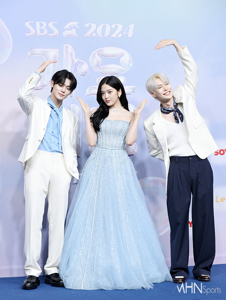 연준-안유진-도영 'SBS 가요대전 썸머 MC'