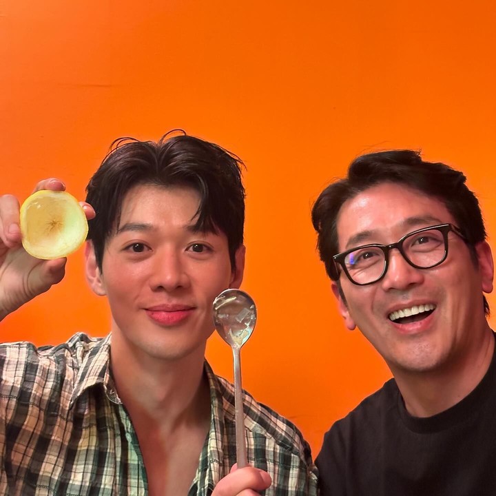 '하저씨' 하정우, 데뷔 21년 만에 SNS 개설...프로필 사진부터 '폭소'