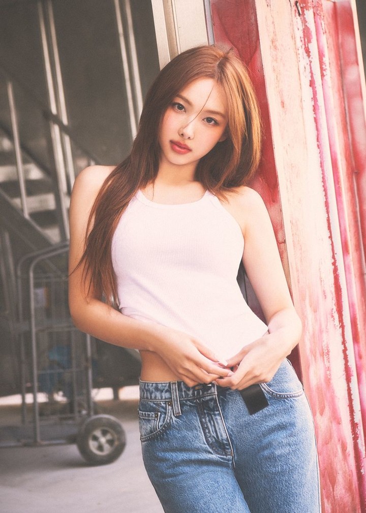 트와이스 쯔위, 나연→지효 이어 솔로 출격… '열일 트둥이들' 역대 솔로 성적은?