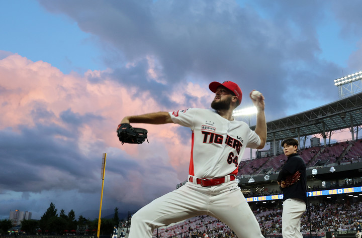 KIA, 알드레드 방출→'MLB 36승' 좌완 영입...V12 위한 결단