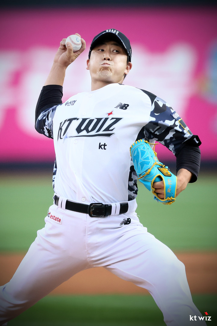 KT 조이현 5이닝 1실점 호투에도 '패전 위기' [수원에서mhn]