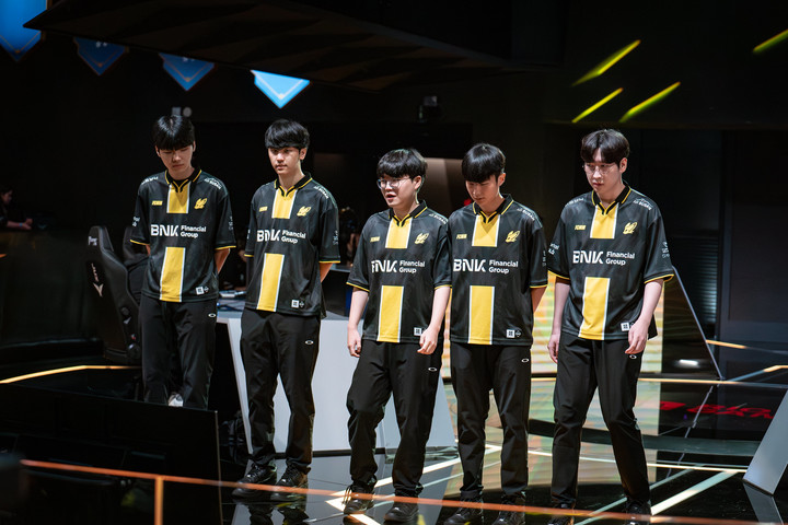 [LCK] 서머 9주 차 DRX의 한방... BNK 피어엑스, '행운의 PO 진출' 극적 성사