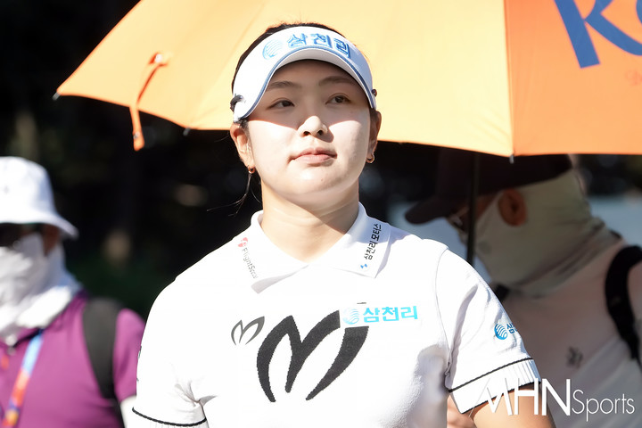 [mhn포토] 유현조, 금새 변해버린 표정