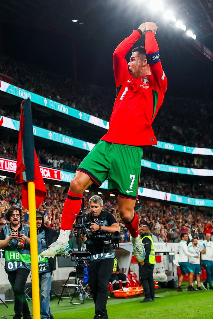 'siuuuuuu~!' 추하다고? 39세 호날두는 끄덕없다! 통산 901호골 폭발+포르투갈 2연승 이끌어