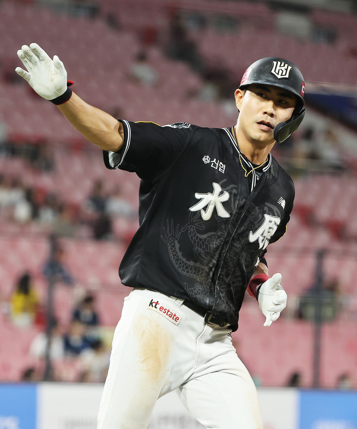 '두산 제치고 단독 4위 등극!' KT, 심우준 역전 스리런+문상철 3안타 4타점 앞세워 NC에 11-8 승리 [수원에서mhn]