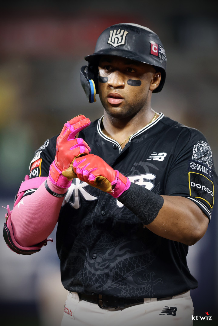 '폼 미친 수원 노학수' 로하스 만루포 포함 2홈런 5타점 맹타…KT, NC에 스윕승 [수원에서mhn]