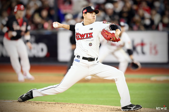 '폼 미친 수원 노학수' 로하스 만루포 포함 2홈런 5타점 맹타…KT, NC에 스윕승 [수원에서mhn]