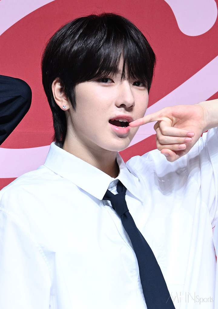 [포토] NCT 위시 사쿠야 'MZ 느낌'