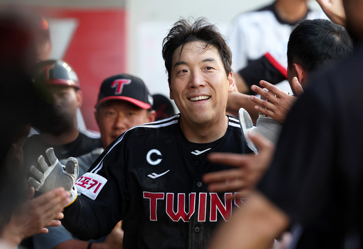 무려 93일 만에 폭발한 캡틴! 김현수, 스리런 홈런 작렬…LG, 3위 확정에 한걸음 더 [인천에서mhn]