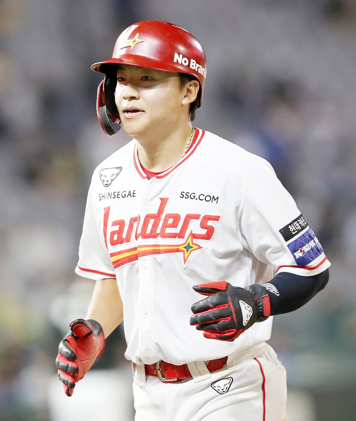 '올 신인' SSG 정현승, 데뷔 첫 홈런 신고! [인천에서mhn]