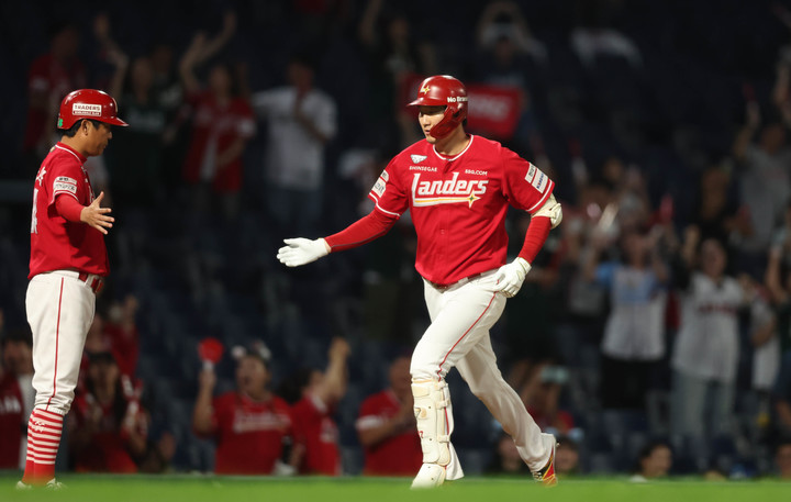 'KT 게섰거라' 갈길 바쁜 SSG, NC 잡고 5강 싸움 불붙여...플레이오프 진출 희망 이어가[창원에서mhn]