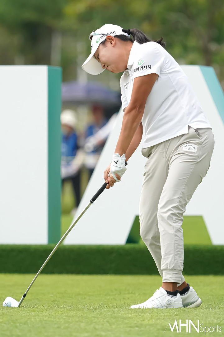 [mhn포토] 조혜림, 이 악물고 날리는 티샷