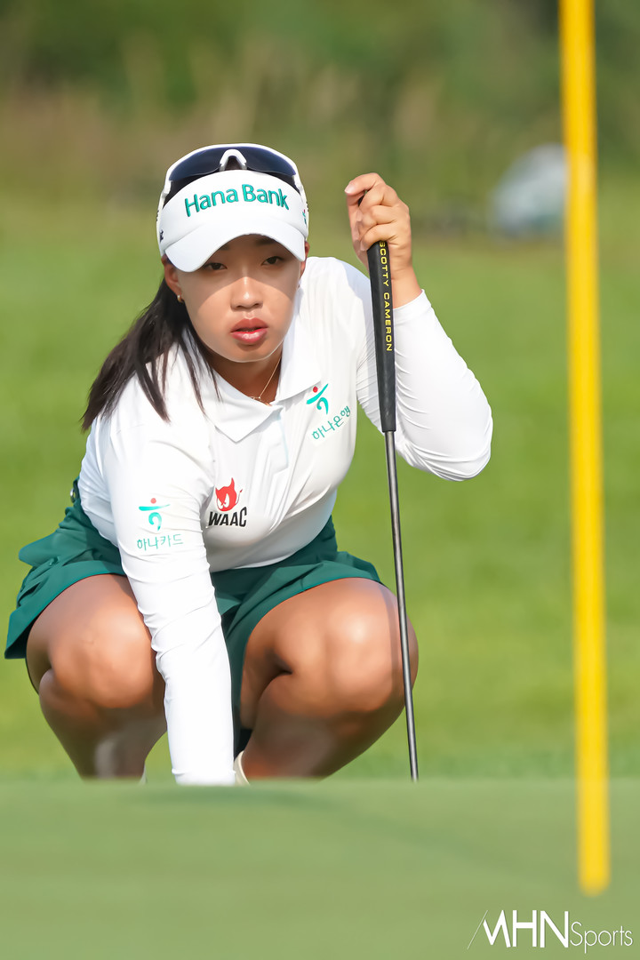 [mhn포토] 이효송, 신중하게 버디를 준비한다