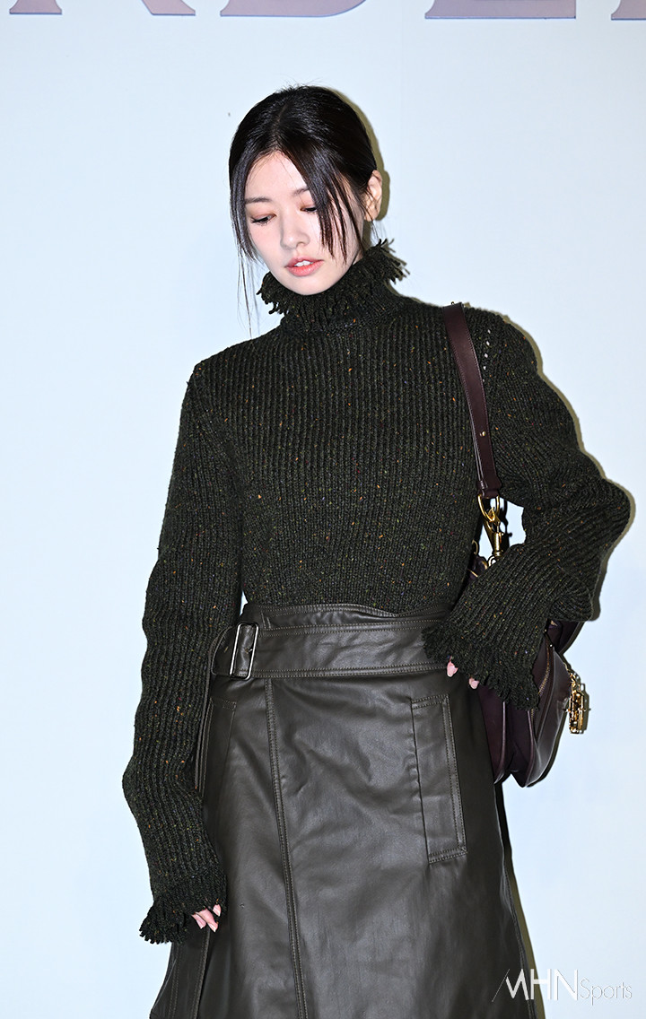 정소민, 시크룩에 가려지지 않아! '러블리 인간 토끼 석류... 미모의 엄친딸'