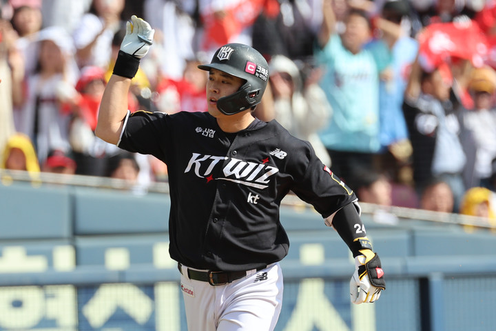 KT 또 이겼다! 문상철 투런포+고영표 호투…LG 꺾고 PO 진출 확률 87.9% 확보 [준PO]