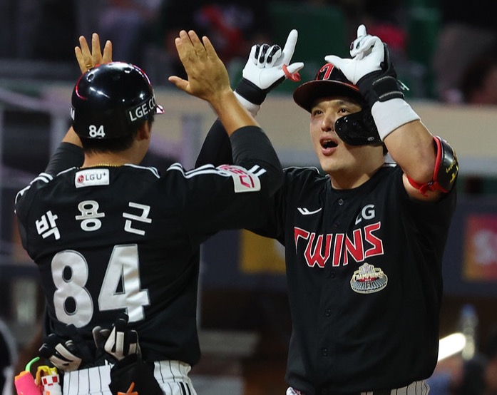 KT 이어 LG도 타선 변화...박동원 5번-김현수 7번타자 배치 [준PO3]