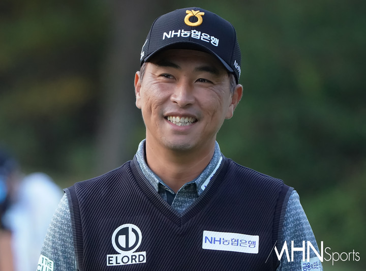 [mhn포토] 문경준 '버디 잡고 행복~'