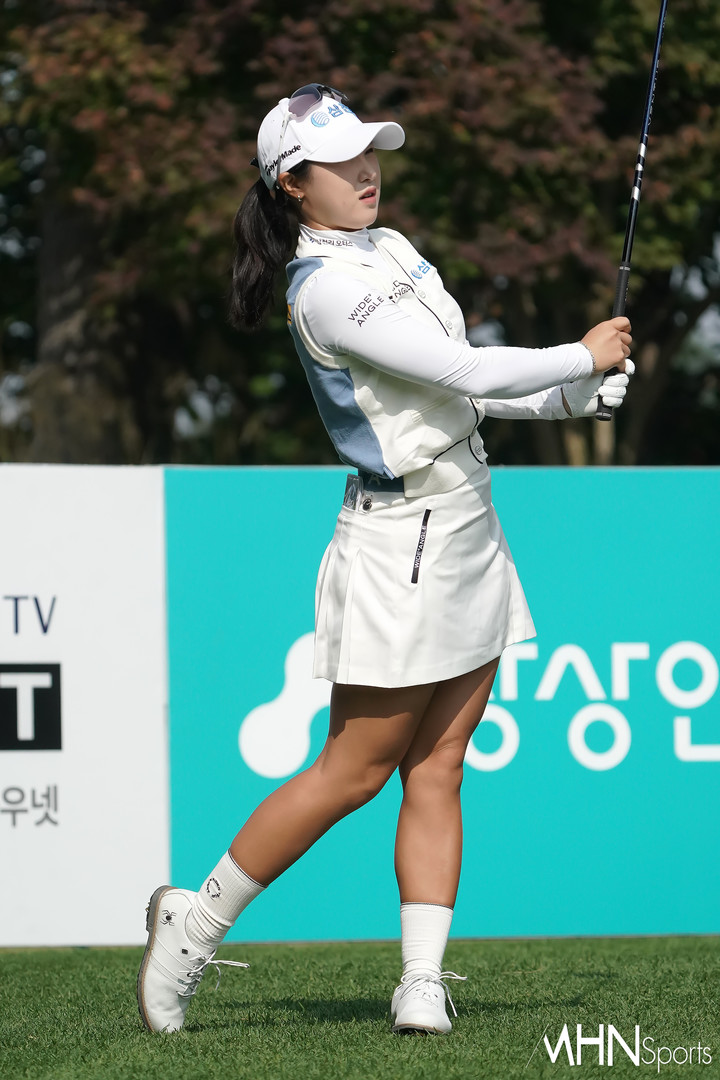 [mhn포토] 고지우, 타구 방향 살피며