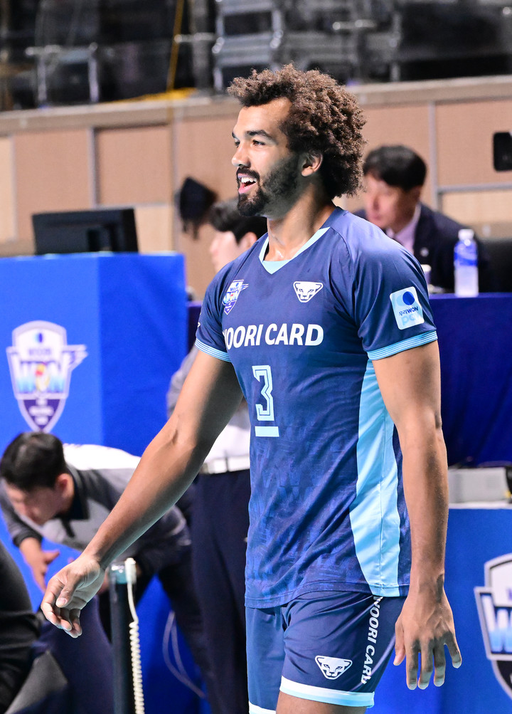 '임성진-신영석-서재덕-엘리안-전진선' 두 자릿대 고루 폭발, 한국전력, 창단 첫 개막 3연승 질주 [장충에서mhn]