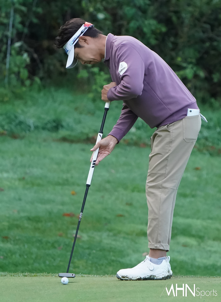 [mhn포토] 최진호 '살살~'