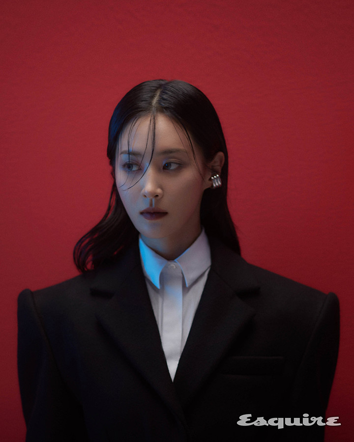 권유리 "액션에 재능 있어 뿌듯"...'가석방 심사관 이한신'으로 화려한 컴백 (화보)