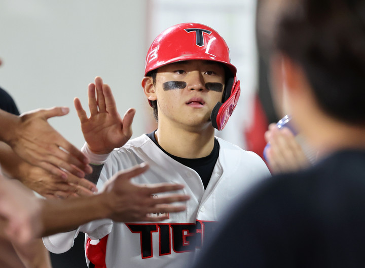 'MVP 유력 후보' KIA 김도영, 부상으로 EV9도 거머쥘까?