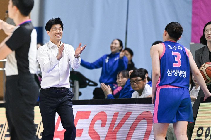 '키아나+이해란 29점 합작' 삼성생명, '선두' BNK 완파...우리은행 바짝 추격