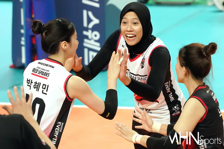 '팀 상승세 일조' KB 비예나-정관장 메가, 남녀부 3라운드 MVP 선정