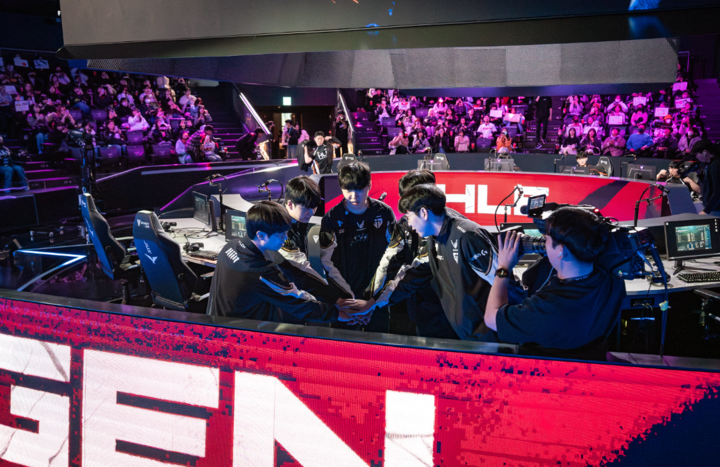 9년차 '룰러' 박재혁은 아직도 성장 중...'2연승' LCK컵 젠지, BNK와의 고전 끝에 '2-0 완승'