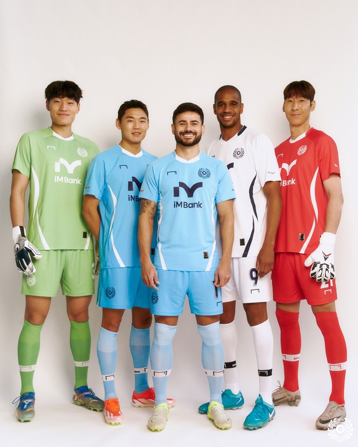 대구FC, 2025시즌 유니폼 공개, 태양 엠블럼 불꽃 모티브...판매일은?