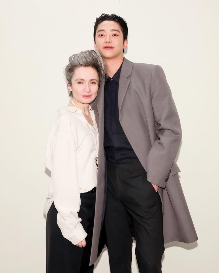 캘빈클라인 뉴욕 패션위크 컴백!… 미니멀리즘의 정수를 담다