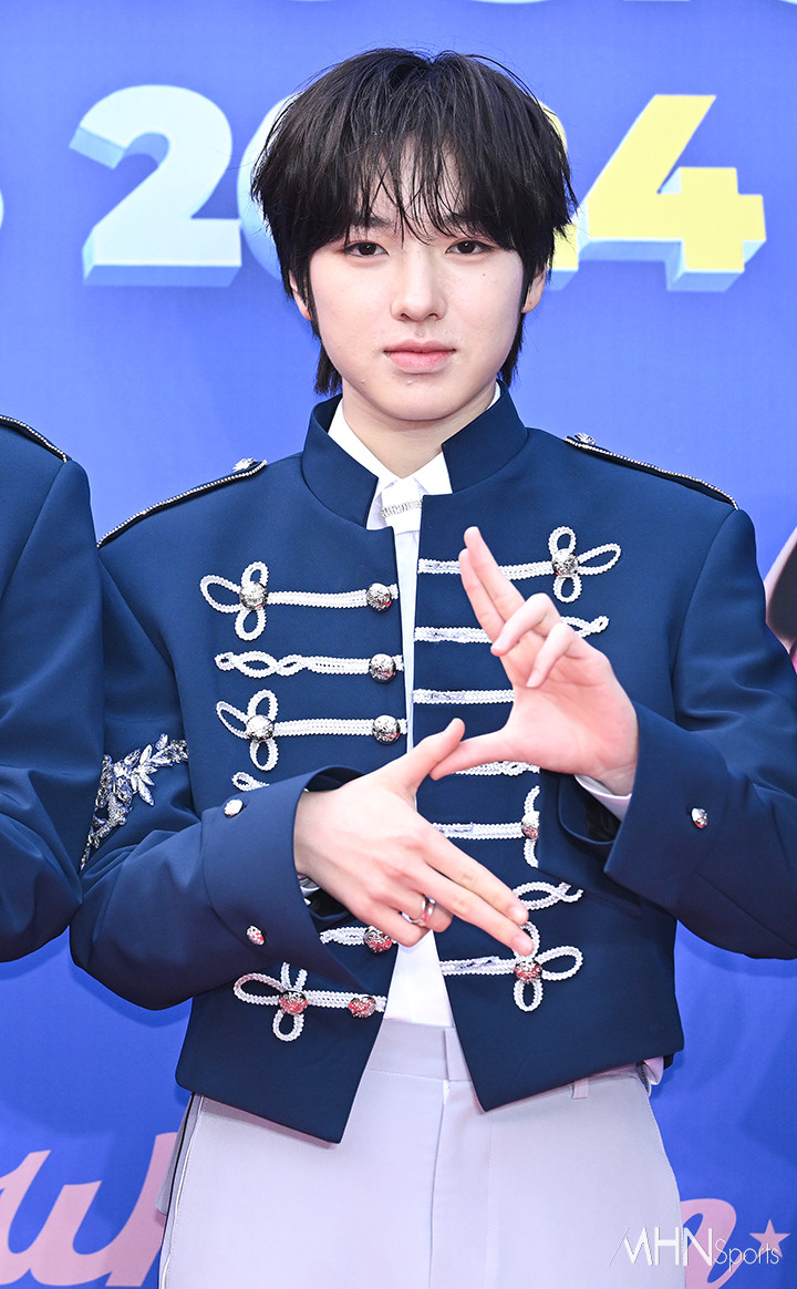 [포토] 엔시티 위시 사쿠야 '손까지 예뻐'