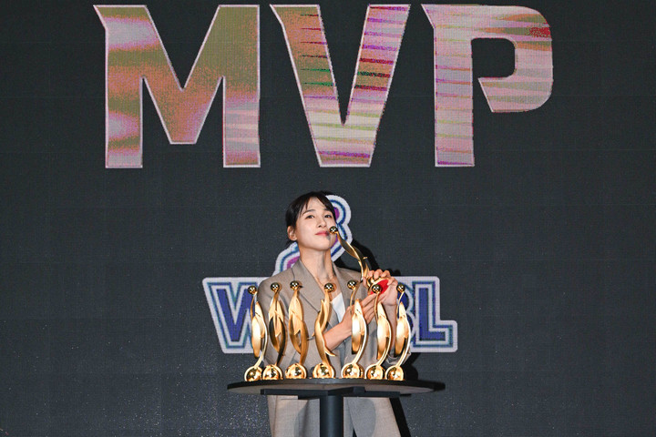 '독보적 클래스' 김단비, 6라운드도 지배… MVP·8관왕으로 리그 장악