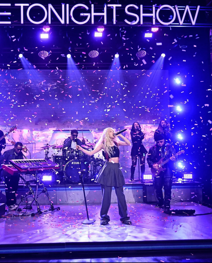 '카리나, 지드래곤도 입었다'...치마바지 스칸트 패션, 2025 트렌드 강타 예고