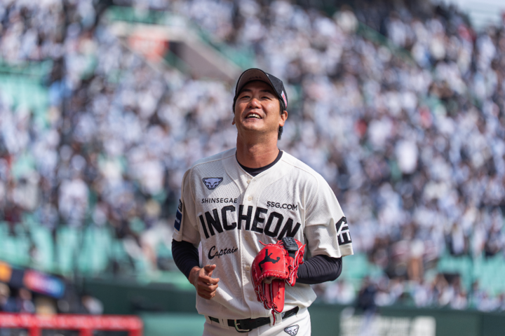 김광현, 4년 연속 개막 첫 등판 승리… 신구 조화로 SSG 2연승