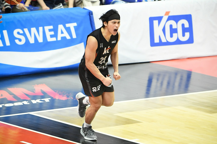 '허훈 18득점+결정적 블록' KT, 2차전서 한국가스공사 잡고 PO 1승 1패 균형 맞췄다