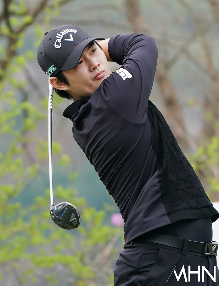 [mhn포토] 박준섭 '노련하게 접근~'