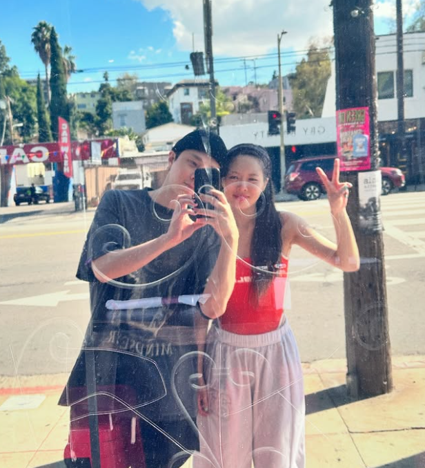 현아♥용준형, 길거리 흡연→뽀뽀 근황...신혼생활 만끽ing