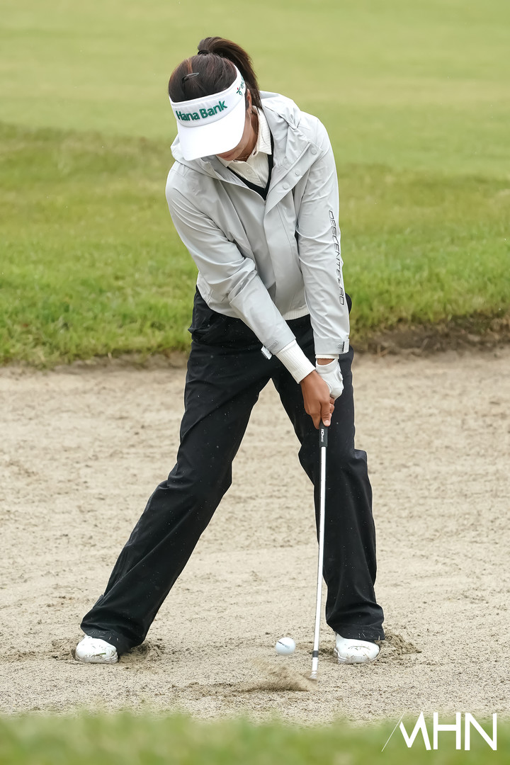 [mhn포토] 지 유아이, 그린 주변 벙커 탈출