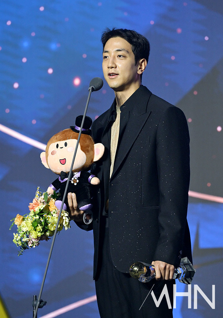 [공식] '허허 형제' 한 팀서 뛴다...부산 KCC, 'FA 최대어' 허훈 영입