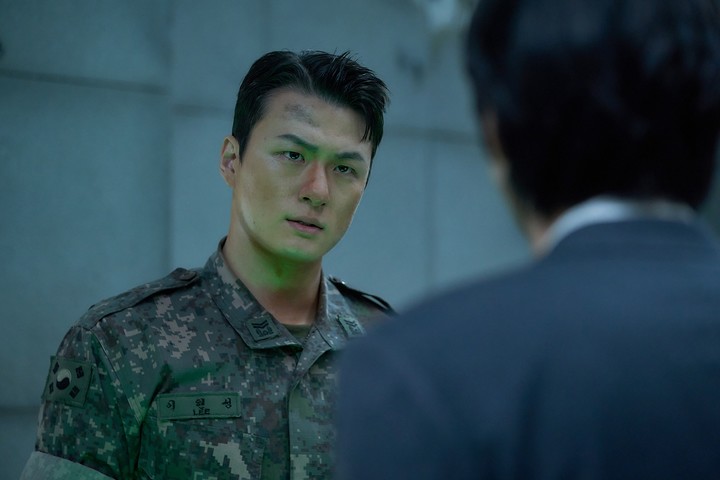 블랙핑크 지수, 교복 입고 총 들었다..."현실 파악 판단력 있어" (전독시)